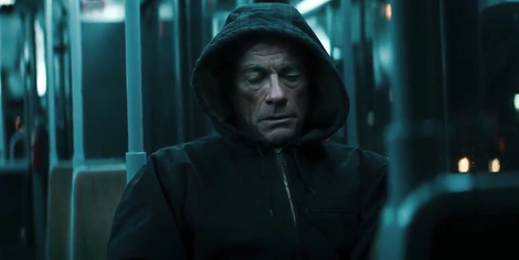 The Bouncer: Jean-Claude Van Damme nakopává zadky v teaser traileru ...