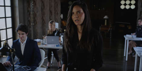 Violet: Olivia Munn slyší v hlavě hlas, který jí ničí život | Fandíme Filmu