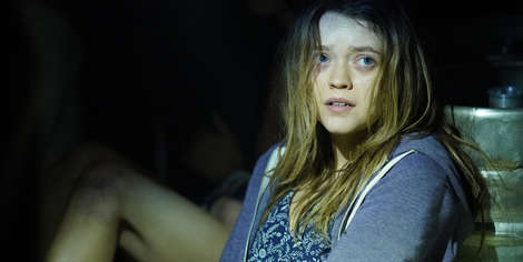 The Not Polly: V novém hororu se hrdinka probudí mrtvá v márnici ...