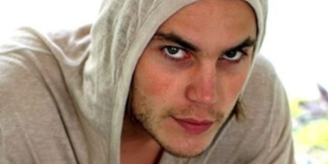 Exit 147: Taylor Kitsch jako sadistický šerif | Fandíme Filmu