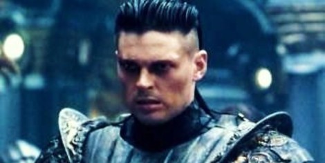 Riddick: Karl Urban se vrátí jako Vaako | Fandíme Filmu